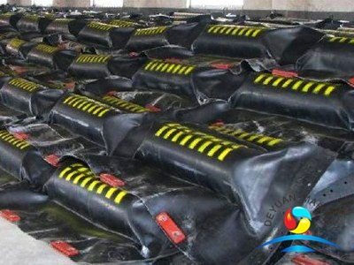 Harbor Oil Containment Boom Solid Flotation Rubber Boom from China ...